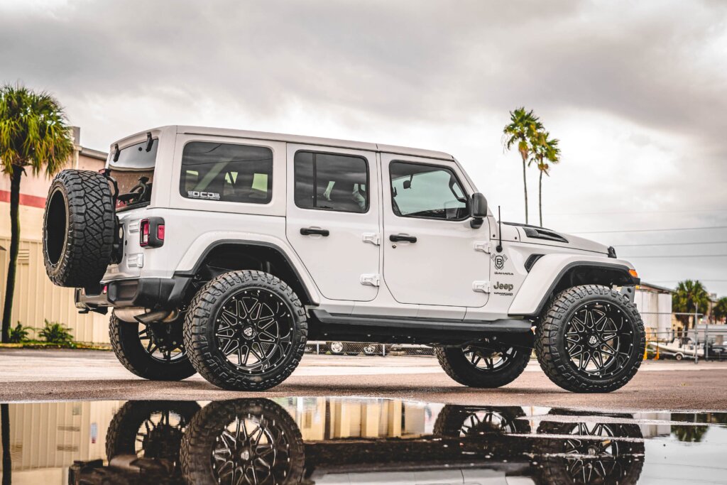 Custom XF 211 | White Wheels for Jeep Wrangler JL | XF Off-Road